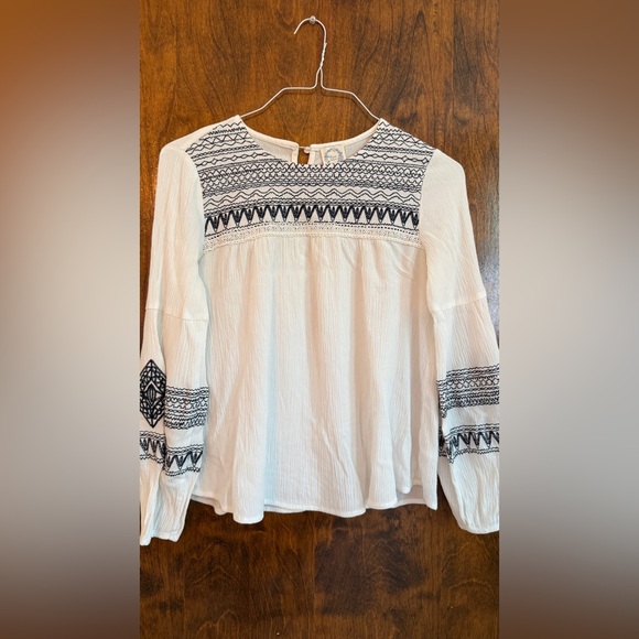 Blue Rain | Tops | Blue Rain Black And White Graphic Long Sleeve Blouse ...